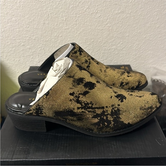 Very Volatile | Shoes | Very Volatile Los Angeles Moonstruck Gold Black ...